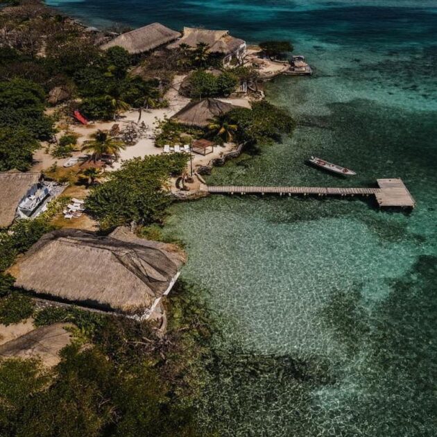 Hotel Isla del Pirata | rodeada de piscinas naturales cristalinas